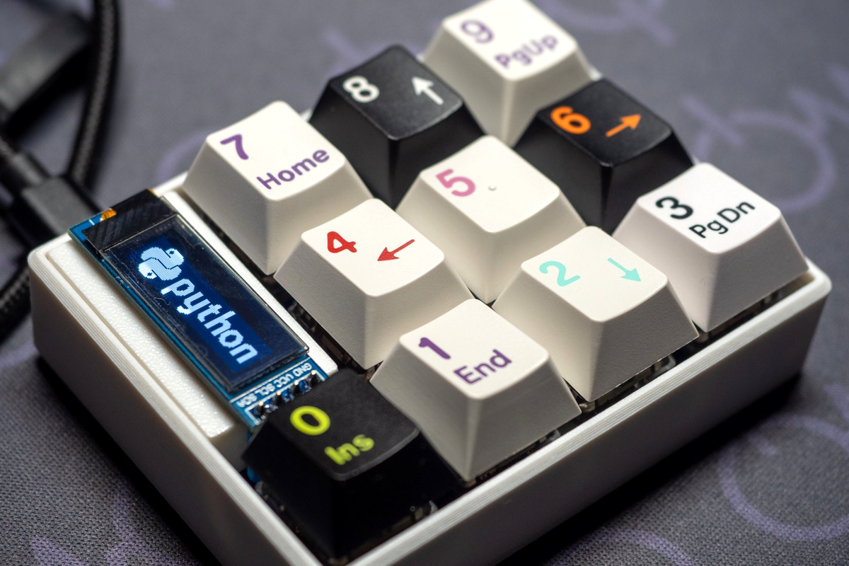基板設計も含めてすべてPythonで作成されたキーボード – inajobのいろいろレビュー